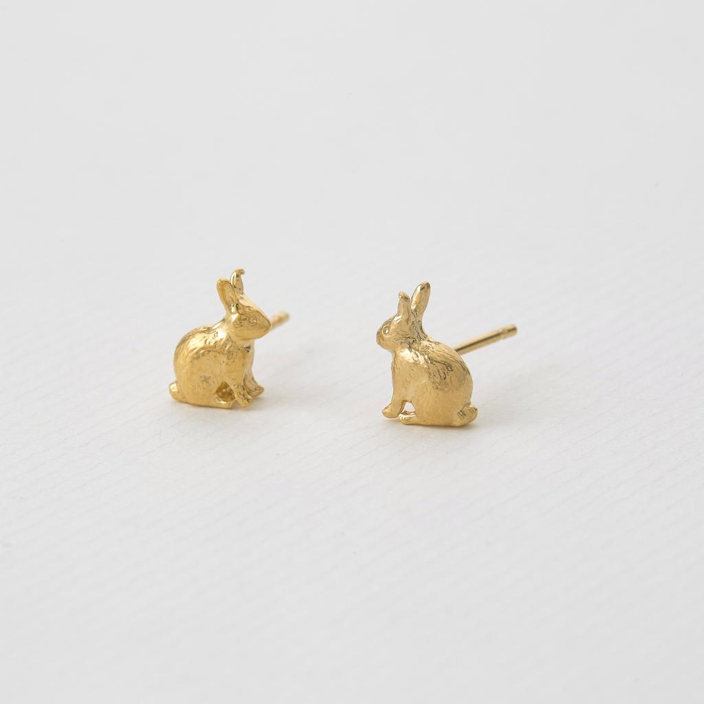 Alex Monroe Sitting Bunny Stud Earrings Gold – The Hambledon